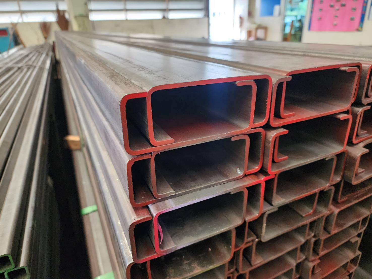 เหล็กตัวซี (C Light Lip Channel) – กงไกร สตีล บจก.